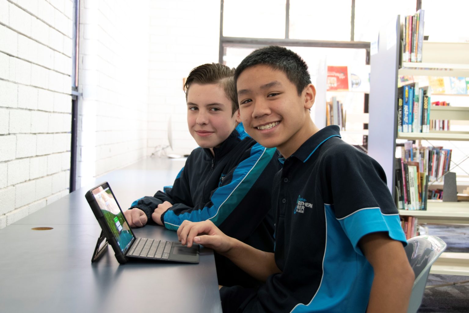 SCHOOL HOURS & TERM DATES - Southern River College